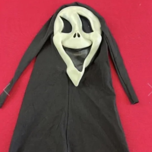 Fun World | Other | Scream Mask 99s Original Rare Fun World Div ...